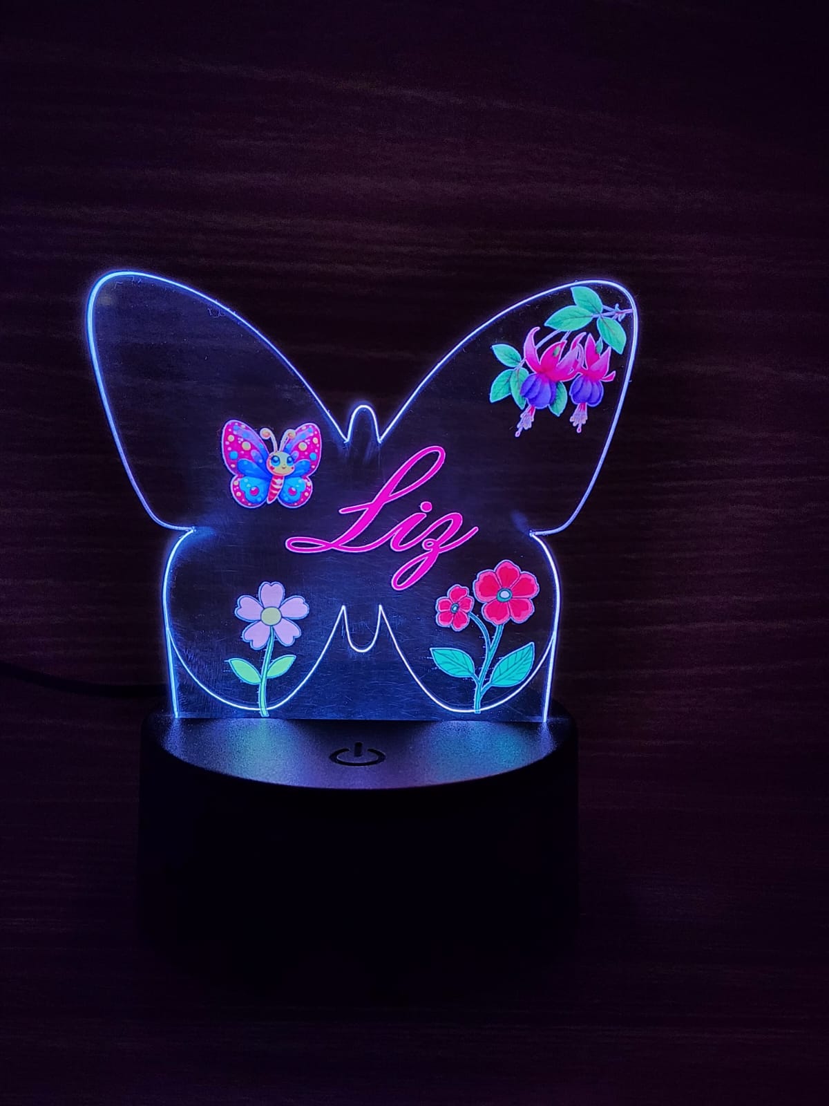 Luminária Personalizada com Base Compacta e LED RGB – Acrilic Arte ...